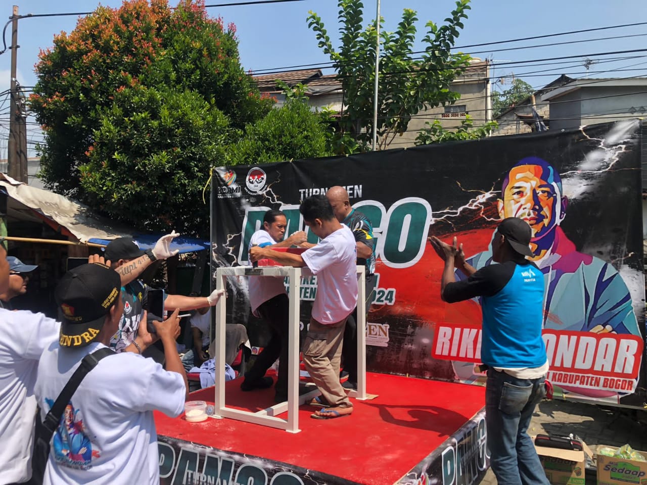 Kuli Panggul, Pedagang Hingga Pesapon Adu Kekuatan di Turnamen Panco ...